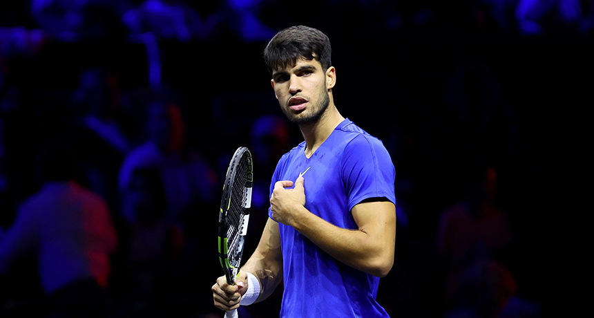 Carlos Alcaraz easily advanced to the next round of the tournament in ...