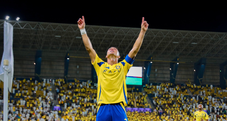 Ronaldo explained why he celebrated the goal by pointing his fingers to ...