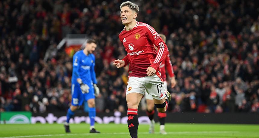 Manchester United scores on the 1st minute in European competition for ...