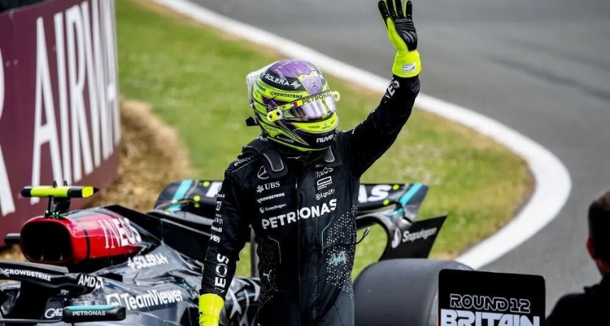 Lewis Hamilton says farewell to Mercedes with an emotional social media ...