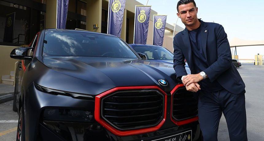 Stylé ! Cristiano Ronaldo reçoit une BMW sponsorisée d'une valeur de ...