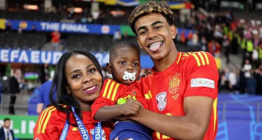 Lamine Yamal's mother shares heartfelt post with his first trophy ...