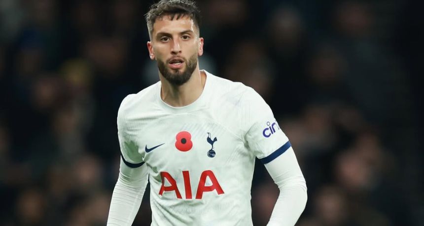 Tottenham coach Ange Postecoglou reveals cause of Rodrigo Bentancur’s ...