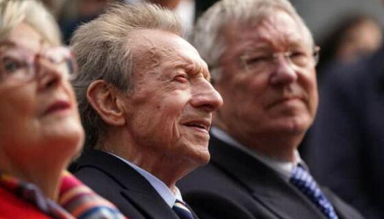 Manchester United legend Denis Law s widow opens up about her husband s battle with dementia Dailysports