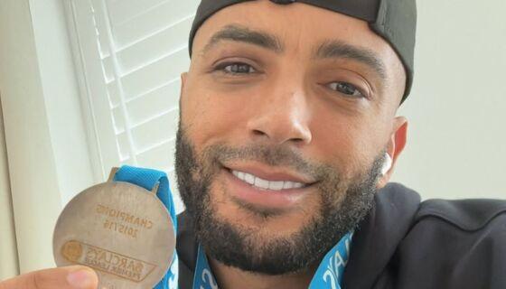 Premier League champion Danny Simpson challenges KSI after his insults ...