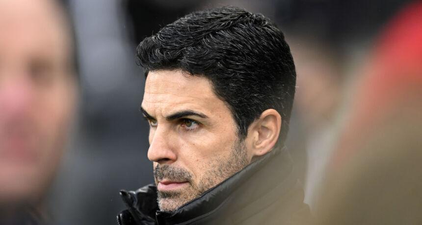 L'entraîneur principal d'Arsenal, Mikel Arteta, s'est déclaré "furieux ...