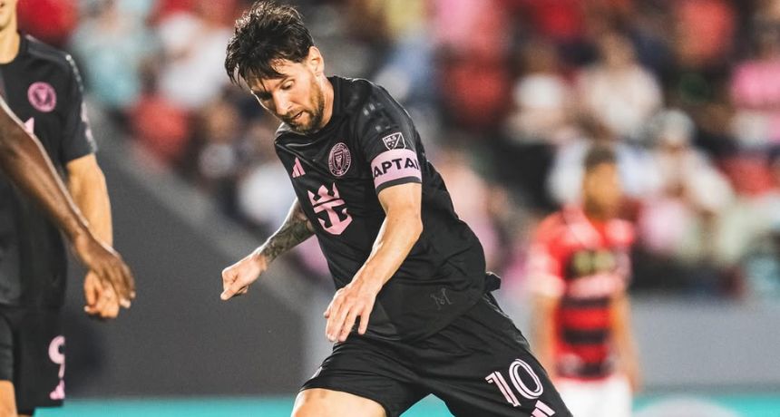 Finally defeated! Viral video shows fan hugging Messi after dodging his ...