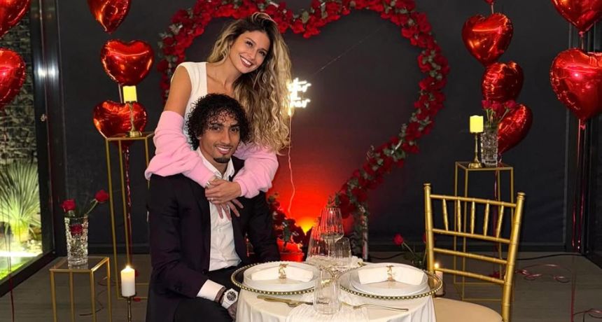 A true romantic! Barcelona star Raphinha surprises his wife on their ...