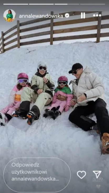 No skis for safety: Robert Lewandowski enjoys a family snow outing ...