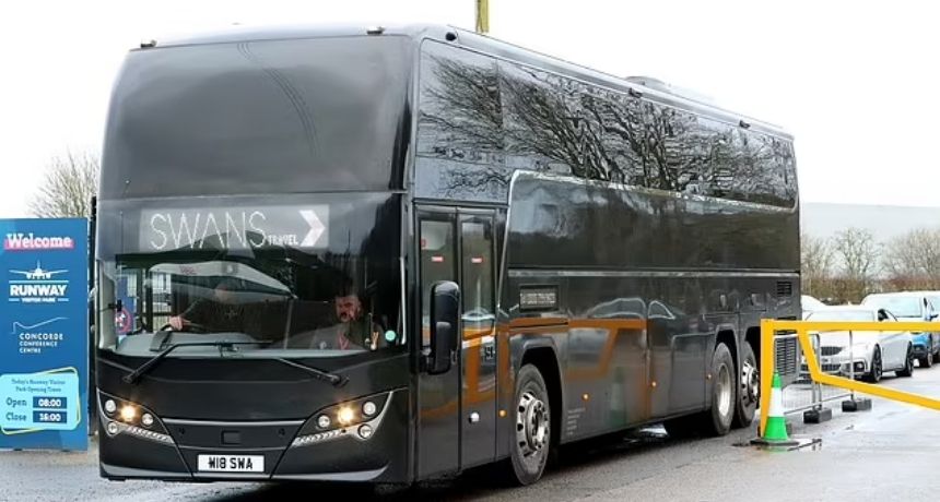 What's going on? Manchester United travels to Tottenham match in a ...