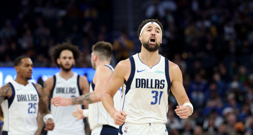 Incredible Gesture: Klay Thompson Gives His Championship Ring to a ...