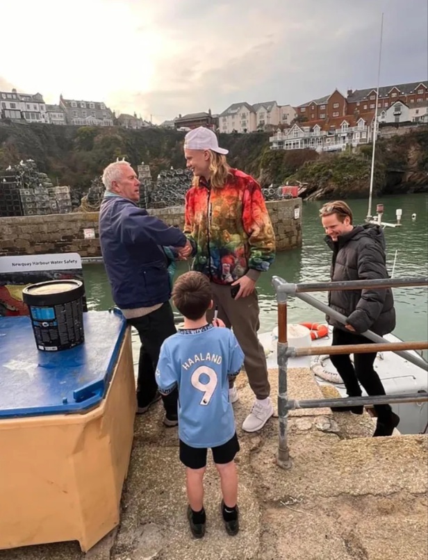Unexpectedly, Erling Haaland spotted fishing in Cornwall | Dailysports