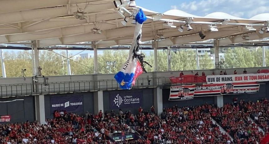 In France, a rugby match almost ended in tragedy. Parachutist stuck on ...