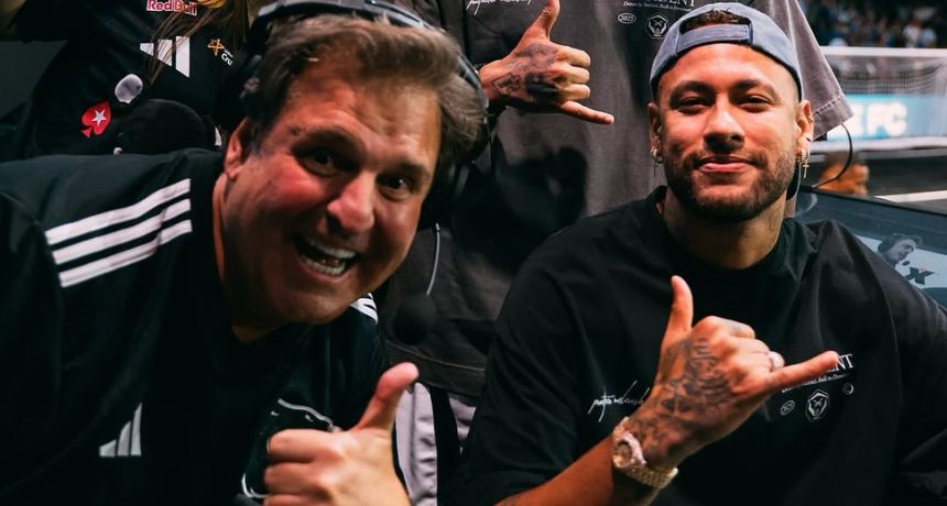 Neymar supports his team ahead of their third match in the Brazilian ...