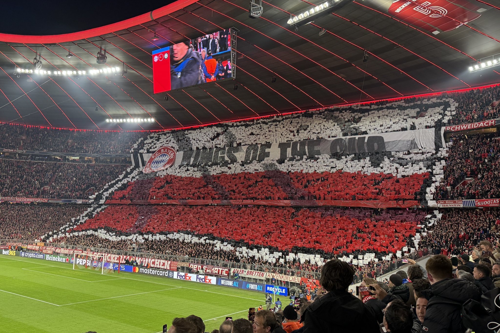 "Reyes de la Copa". Los aficionados del Bayern Múnich montaron un ...