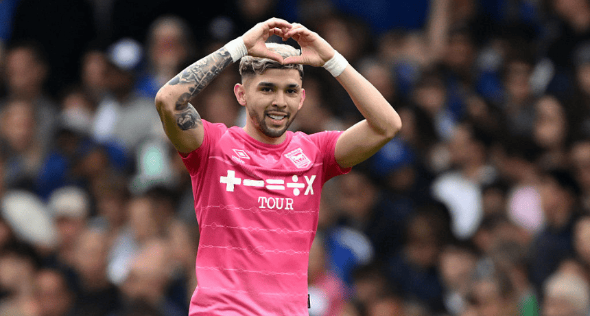 Julio Enciso scored in the Premier League for the first time in two ...