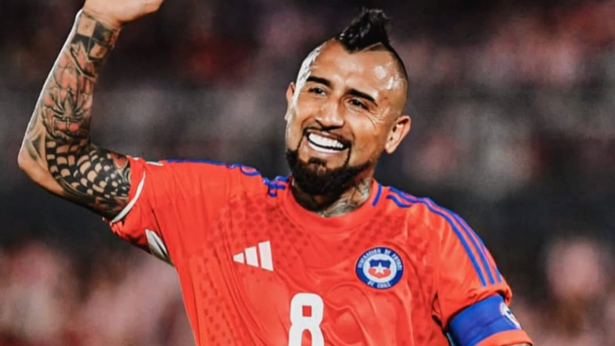 Proud father: Arturo Vidal shares personal photo with his children ...
