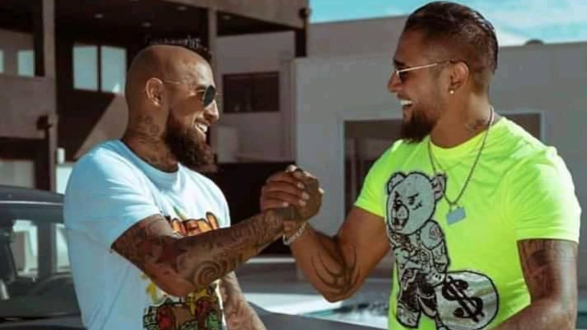 Relaxing with family. Arturo Vidal shares a personal photo with his ...