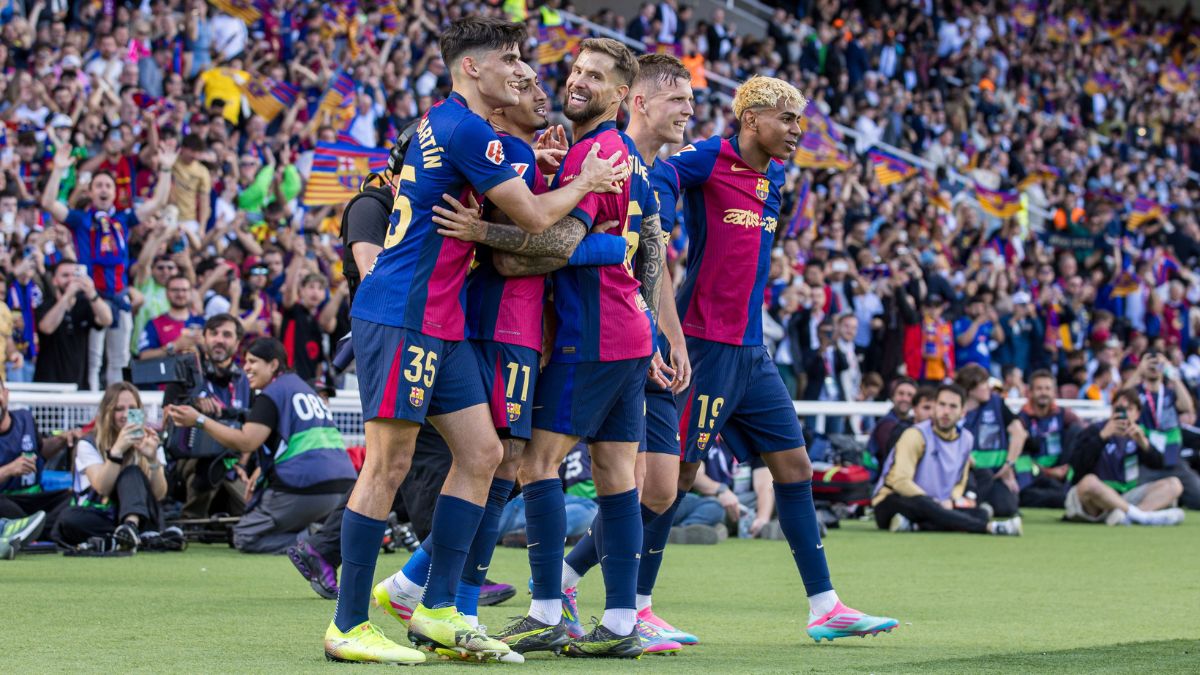 Making history! For the first time in 82 years, Barcelona and Real ...