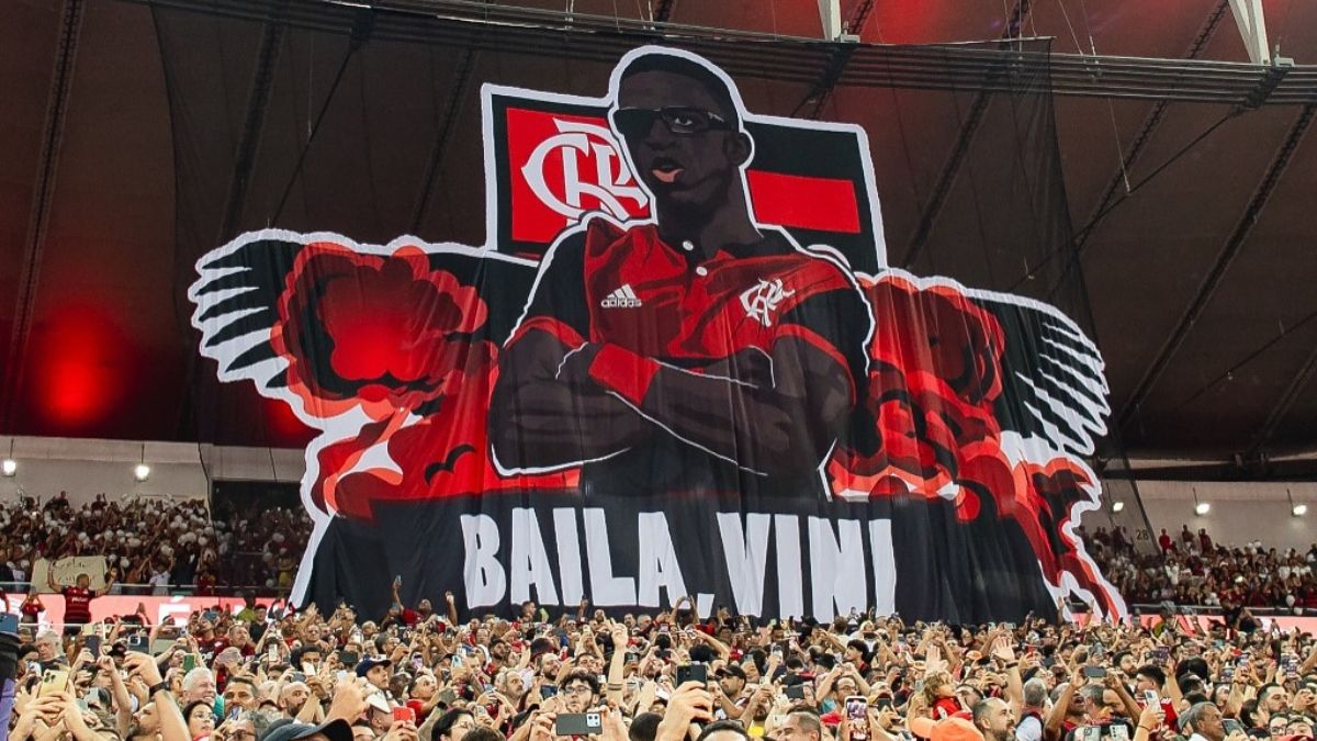 Flamengo fans stage stunning stadium performance to promote Vinicius ...