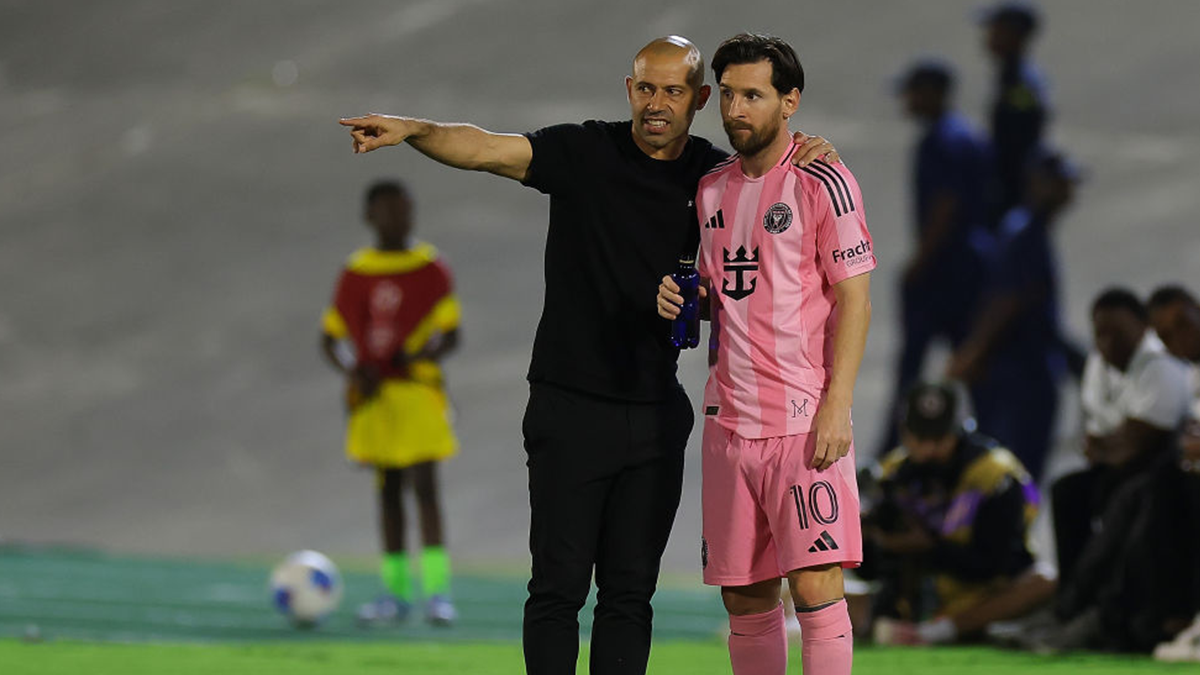 Mascherano admits it's awkward coaching Messi | Dailysports