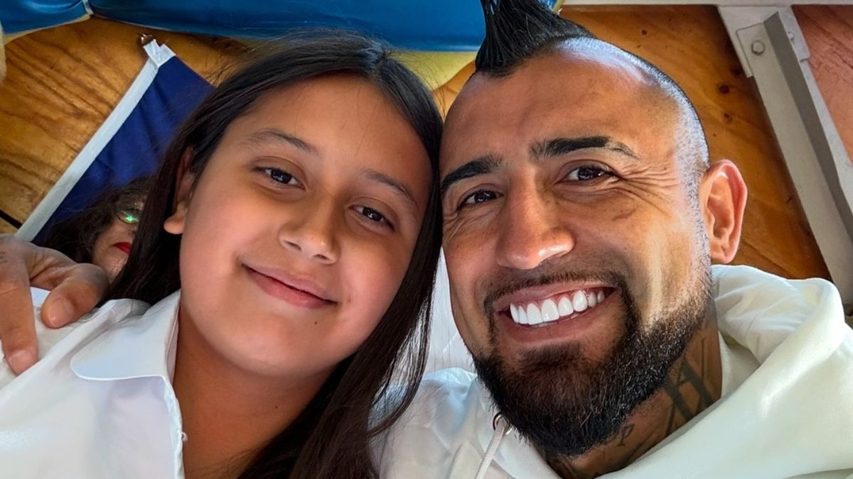 Best dad! Arturo Vidal busts out hilarious TikTok dance moves with his ...