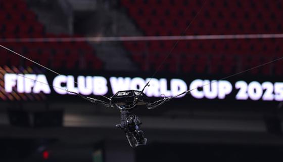 Maximum immersion! Referees use chest cameras for the first time at the ...