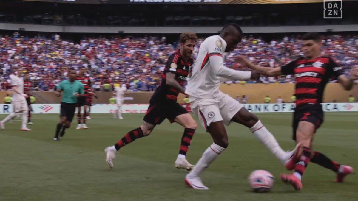 Duro Nicolas Jackson Recibió Tarjeta Roja Directa Dailysports