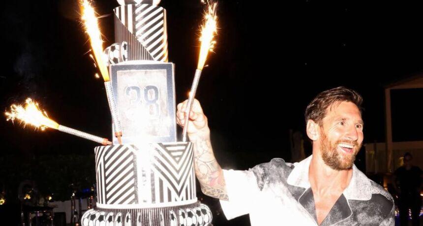 «Merci beaucoup» : Messi partage des photos de la célébration de son ...