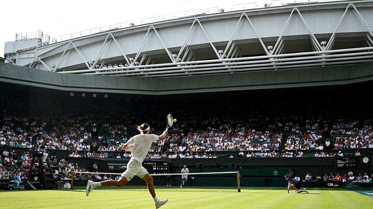 Four Wimbledon matches halted simultaneously. The reason is revealed ...