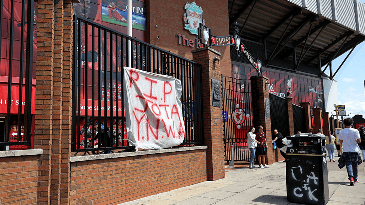 Liverpool fans create spontaneous memorial near Anfield in memory of ...