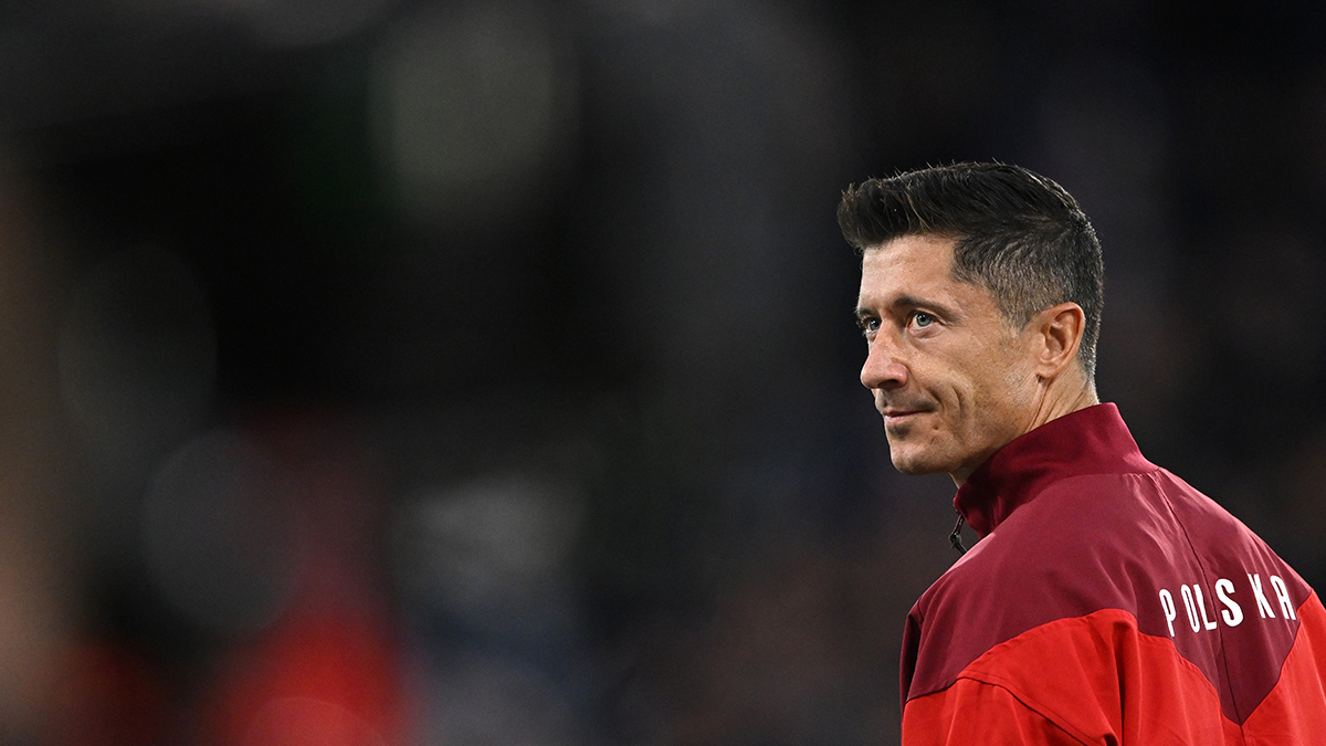 The big comeback! Robert Lewandowski to play for the Polish national ...