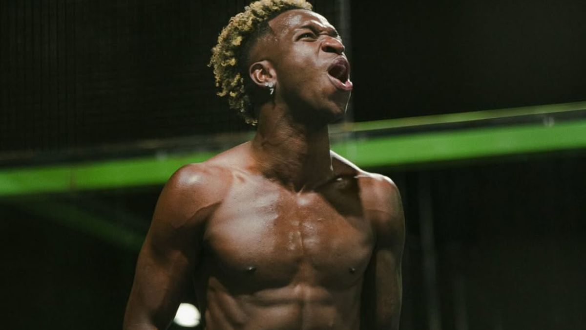 Showcasing his perfect abs: Vinicius shares new personal training photo ...