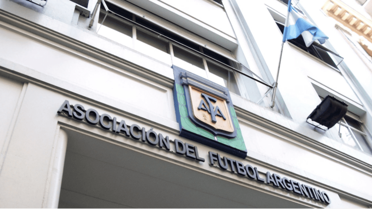 Argentine Referee Fired By FA After Viral Youth Match Controversy ...