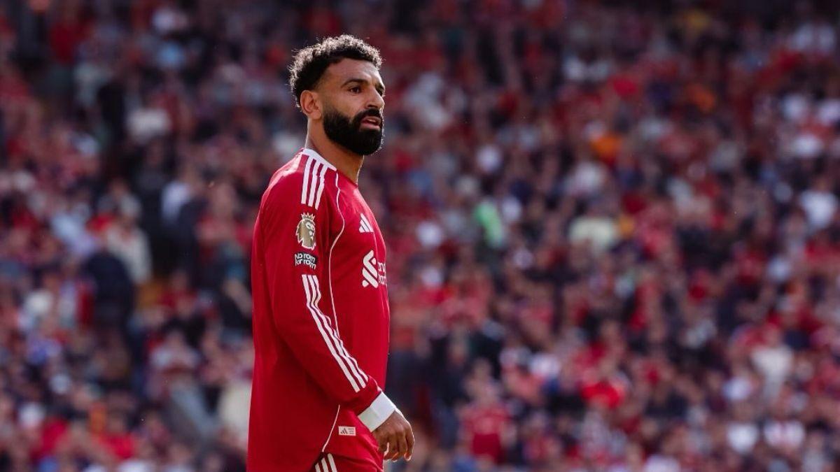 The team is back together. Salah shares photo with Liverpool teammates ...