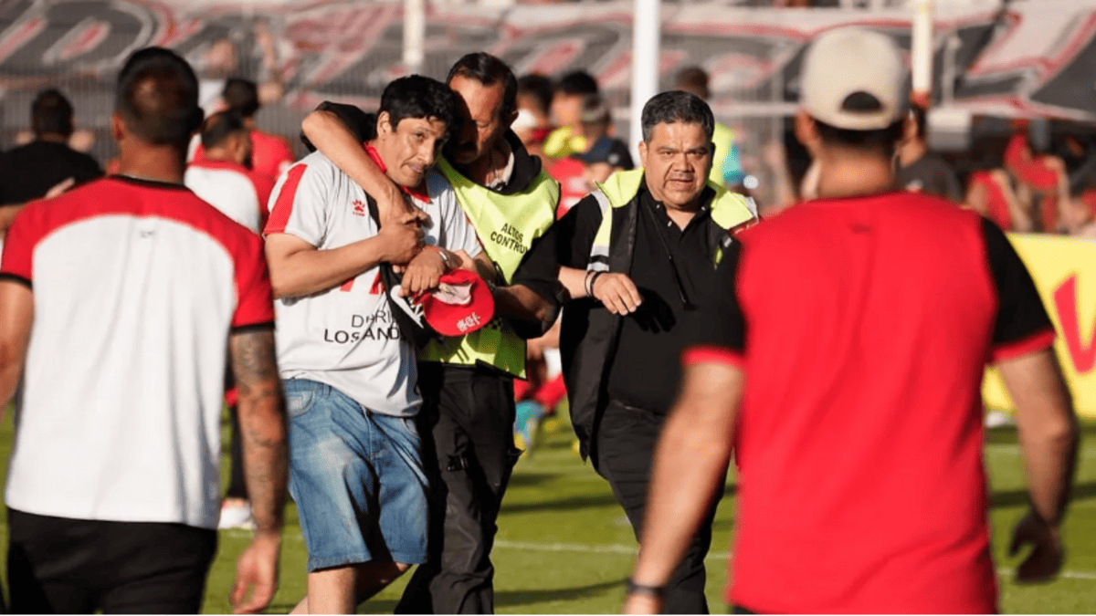 Violent Clashes Erupt Between Deportivo Maipú Players and Fans ...