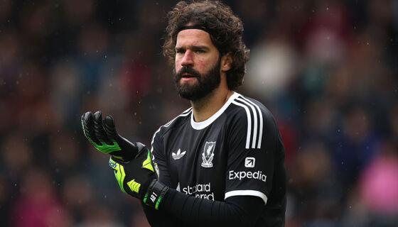 Major blow. Alisson Becker injured and forced off | Dailysports