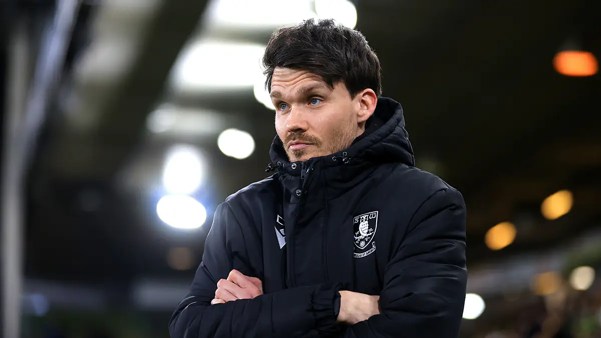La décision est prise ! Danny Röhl est arrivé à Glasgow pour signer ...