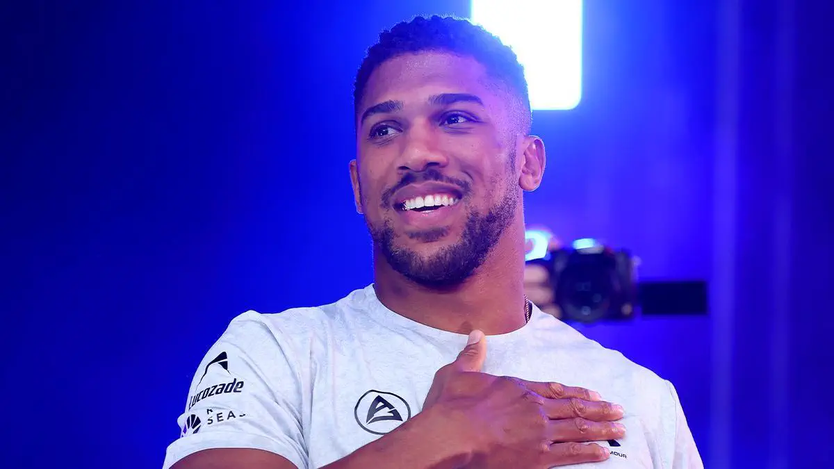 Inattendu. Anthony Joshua et Jake Paul préparent un combat à Miami ...