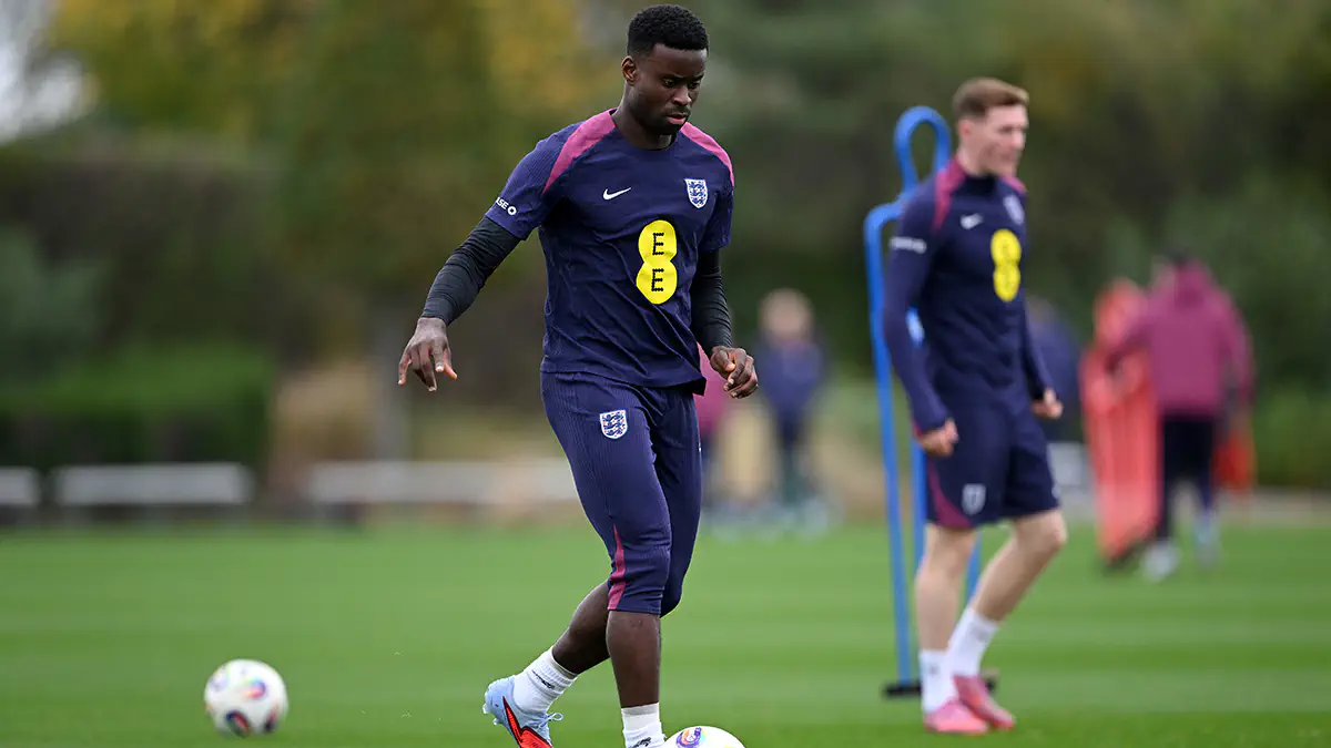 La santé avant tout ! Marc Guéhi quitte le rassemblement de l’équipe d ...