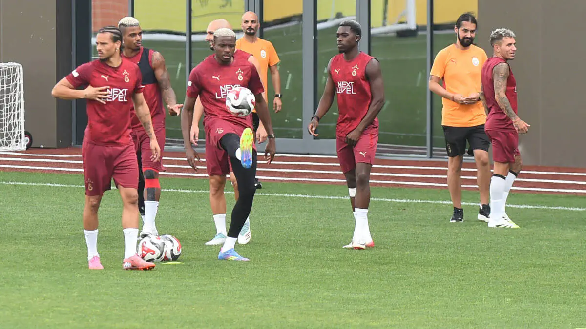 Victor Osimhen Returns to Training Ahead of Galatasaray vs Fenerbahçe ...