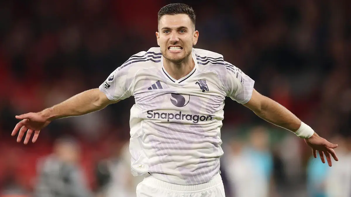 Le Real vise le défenseur portugais de Manchester United Diogo Dalot ...