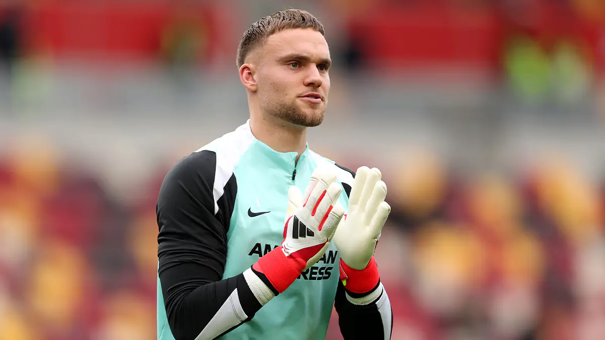 Chelsea preparing high-profile transfer for Brighton goalkeeper Bart ...