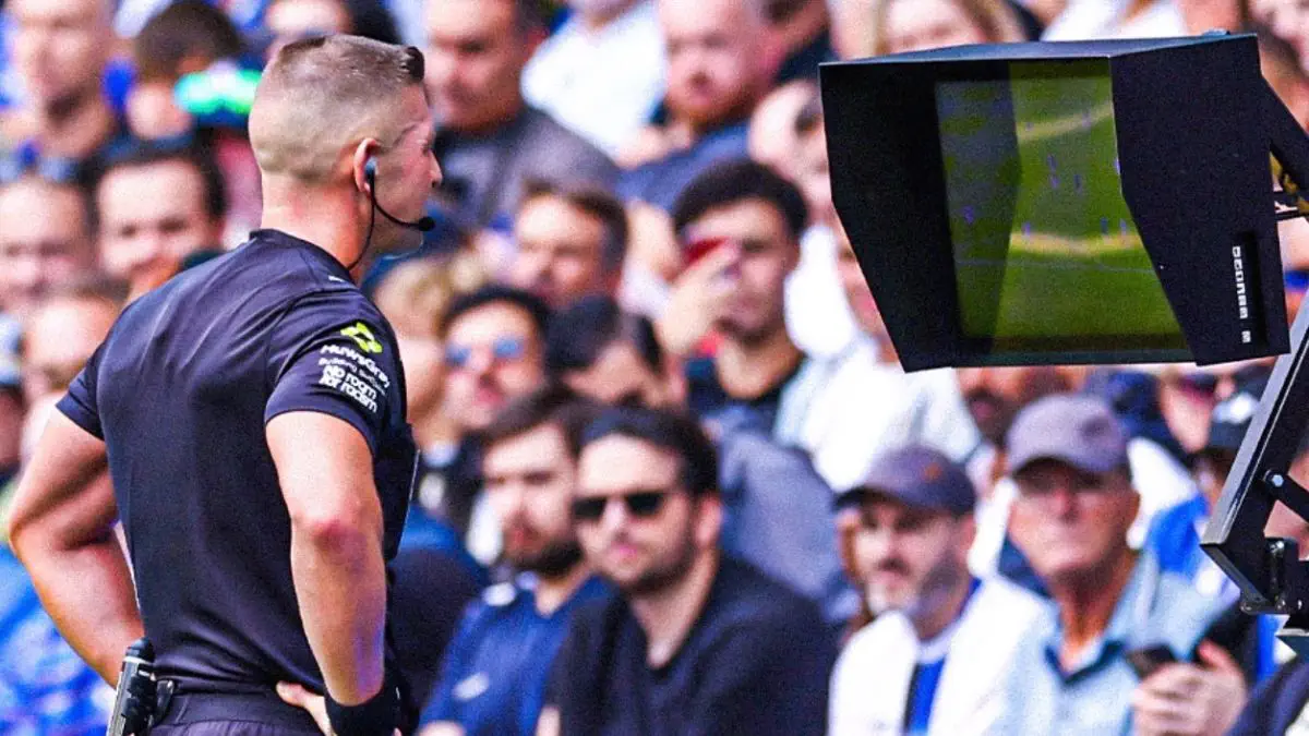 UEFA prepares VAR reform: fewer interventions and new rules for corners ...