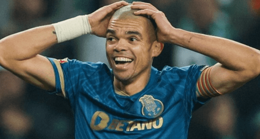 VIDEO. Pepe smashed his opponent's face during the match and was sent ...