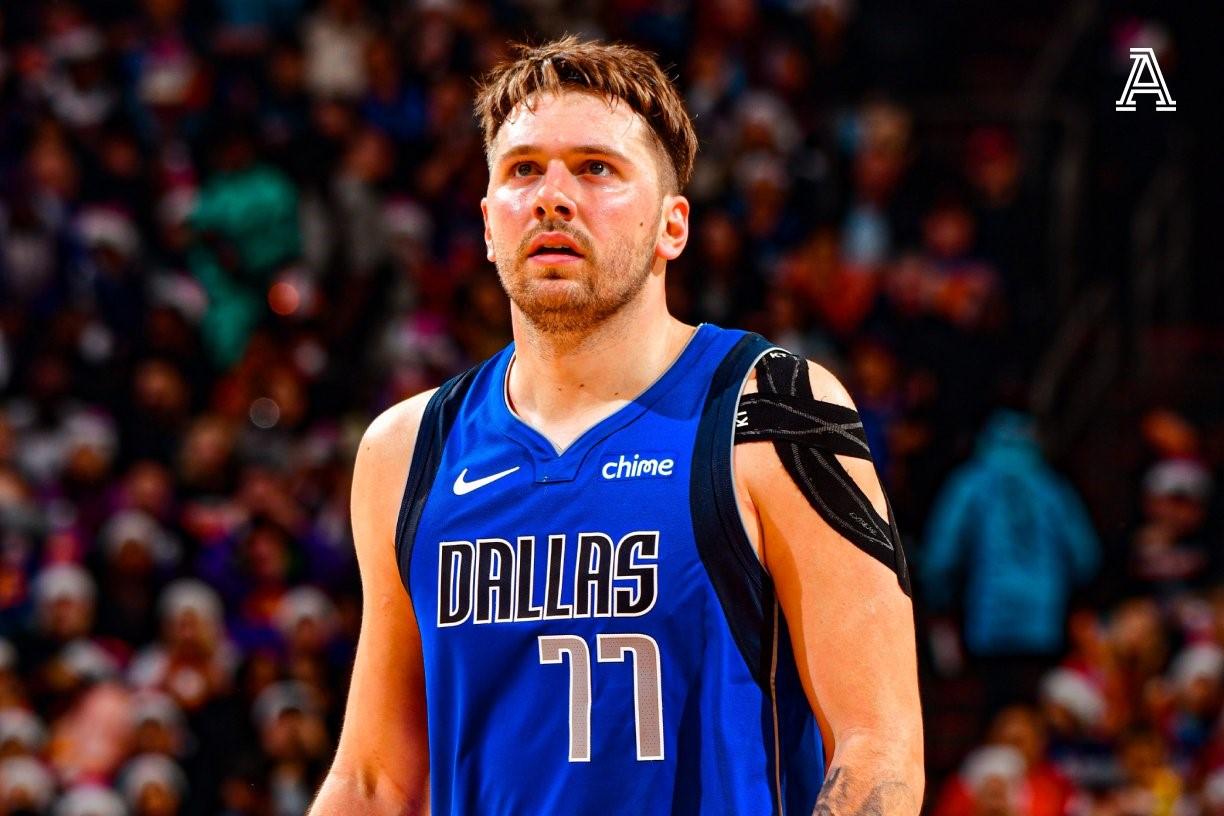 The basketball player from Dallas reached the milestone of ten thousand ...