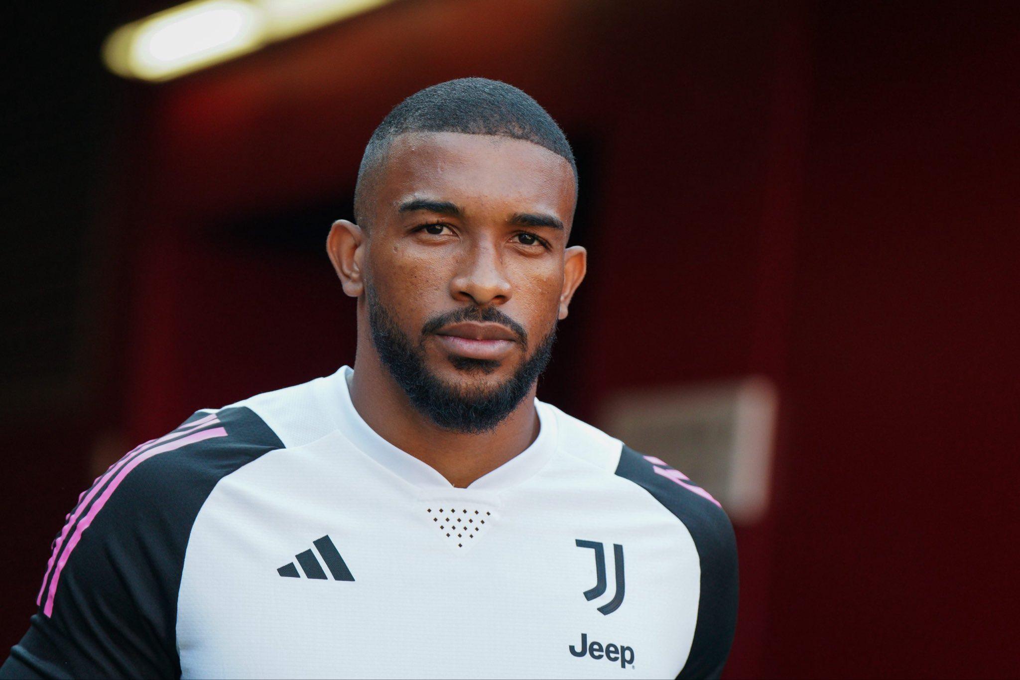 Juventus has officially extended the contract of their leading defender ...