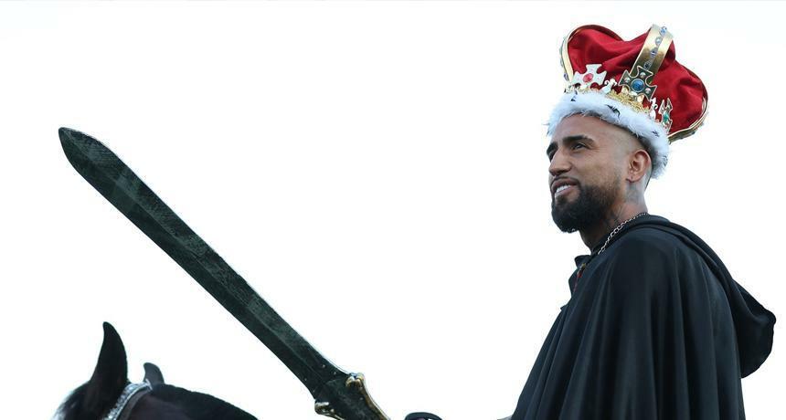 Return of the King. Vidal's hometown club gave him a legendary ...
