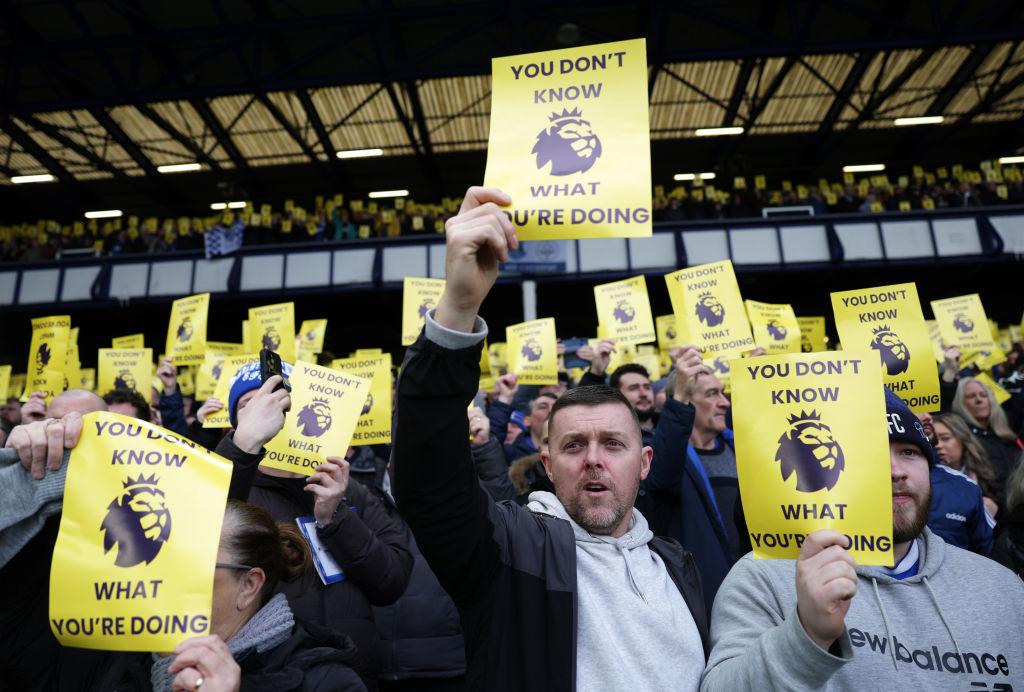 "You don't know what you're doing". Everton fans stage another protest ...