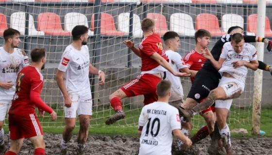 (VIDEO). This is the lawn you have never seen before. Epic moment from ...